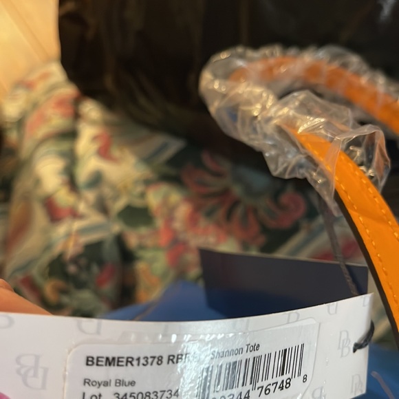 Dooney & Bourke | Bags | Dooney Bourke Emerson Small Shannon Tote ...